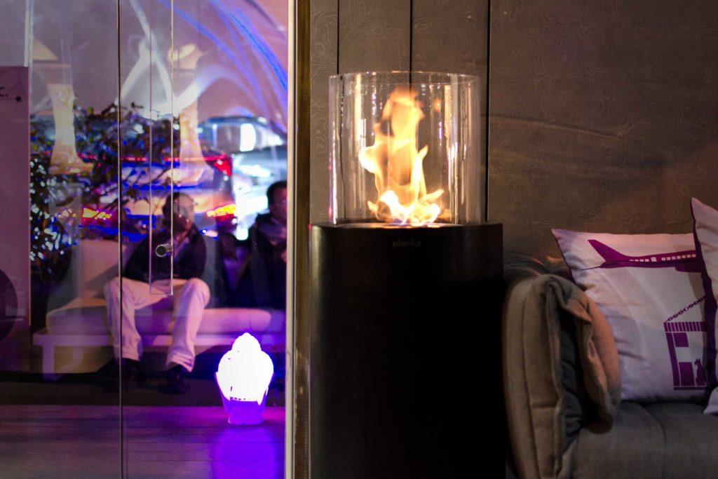 Totem-Commerce-House-Of-The-Future-Milan-Design-Week-2013 - Traugott ...